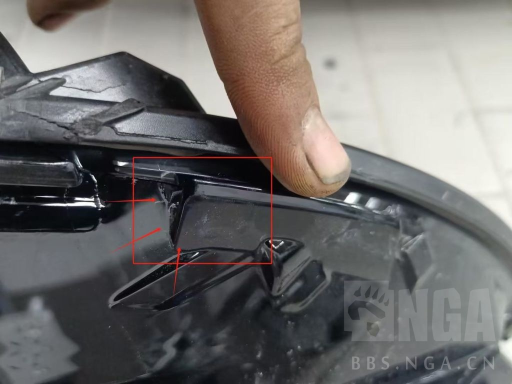 前几天我朋友开车被人不小心剐蹭前保险杠结果4s店拆下来说让换大灯 NGA玩家社区