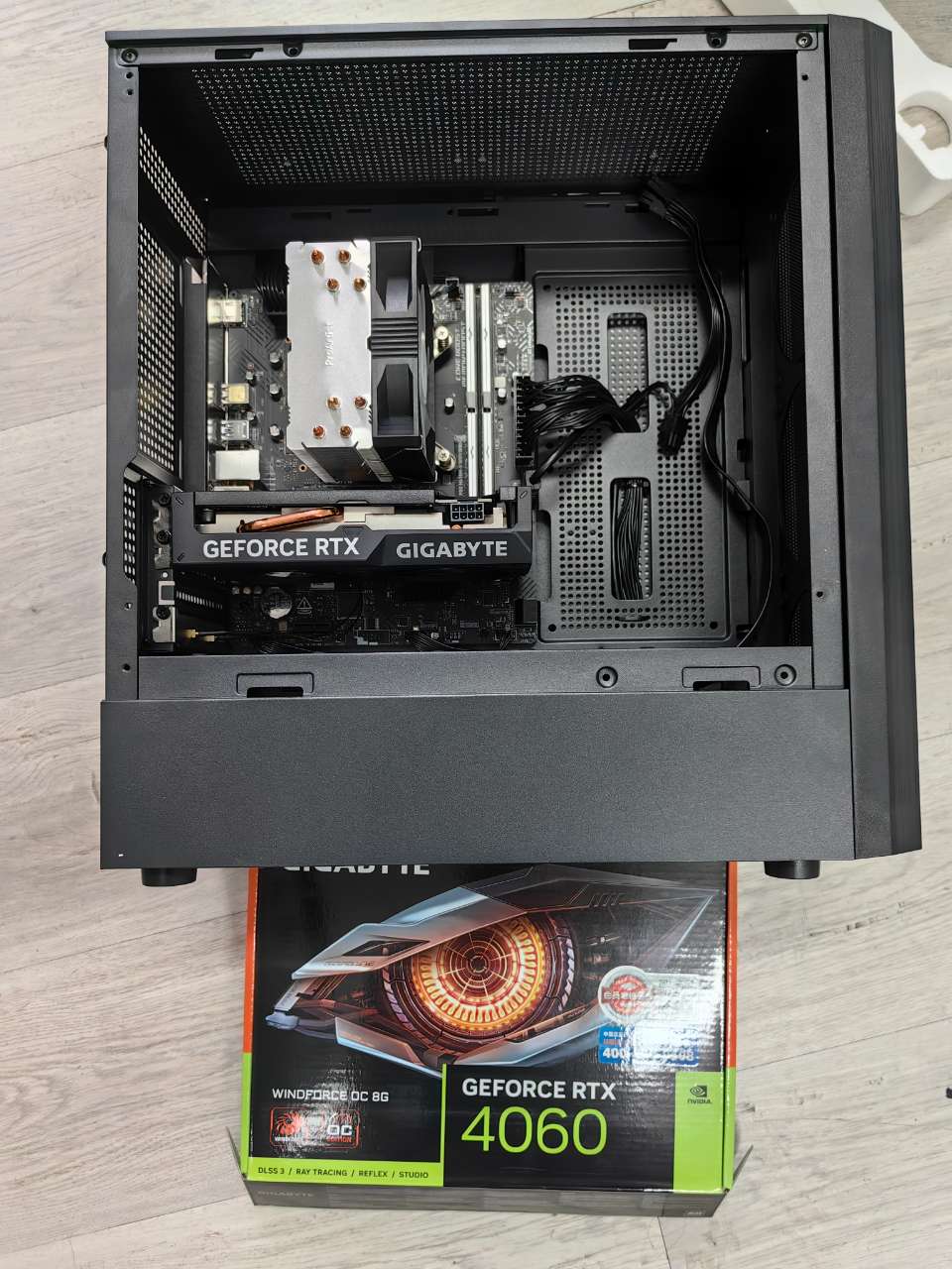 发一个知名淘宝整机店的12400F+4060整机作业贴给大家参考参考，有魔兽的简单测试。 178