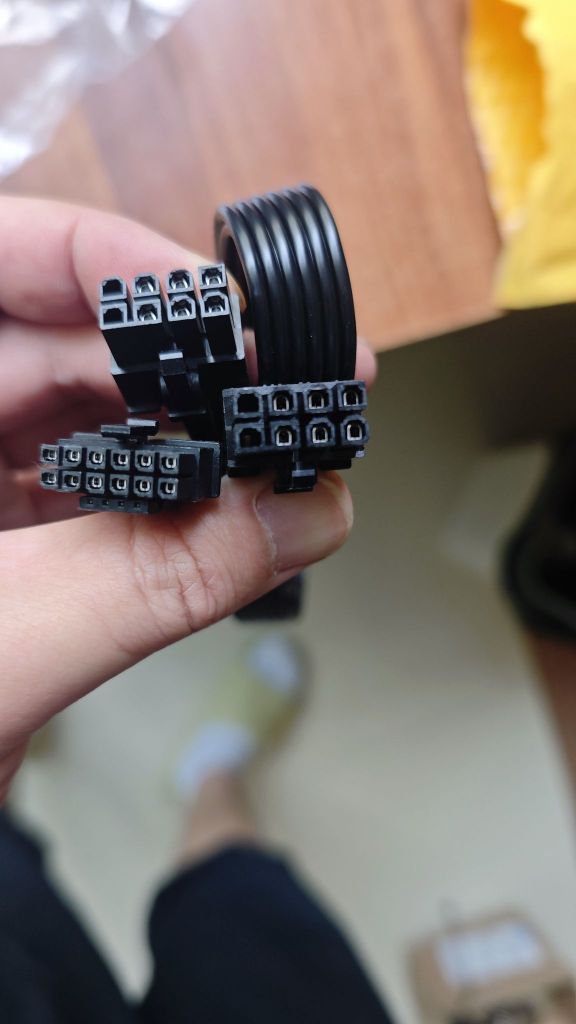 买的双8pin转16pin的线 8pin口空两个正常吗？ NGA玩家社区