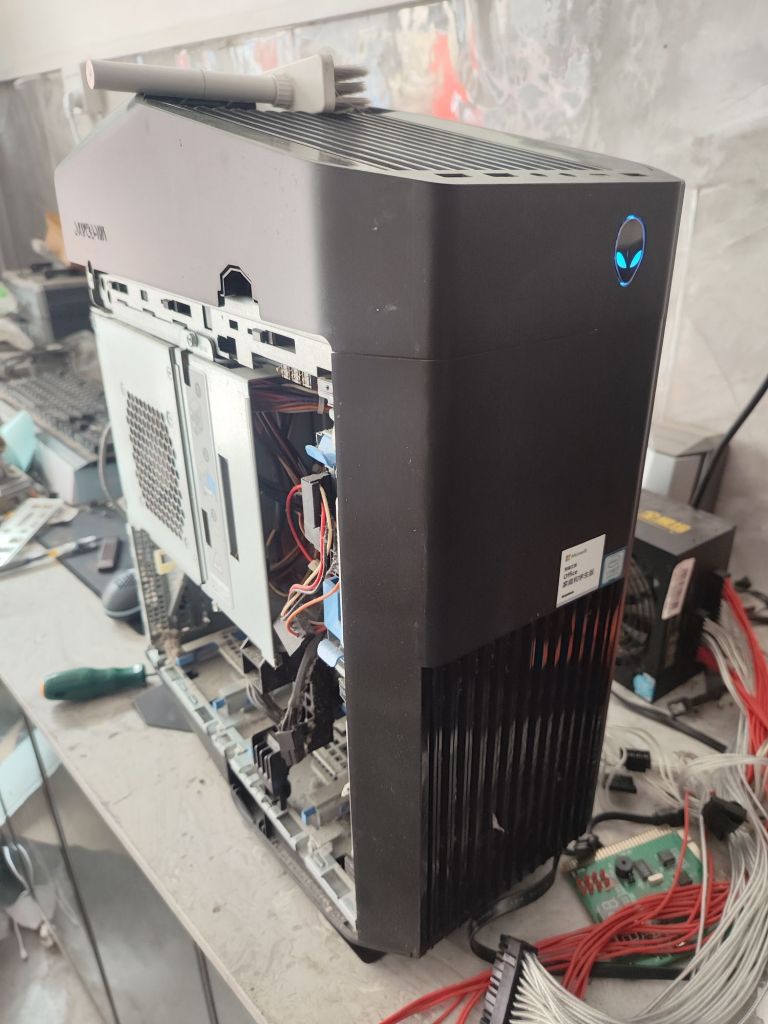 出个g4560主机和外星人r7带u准系统 178