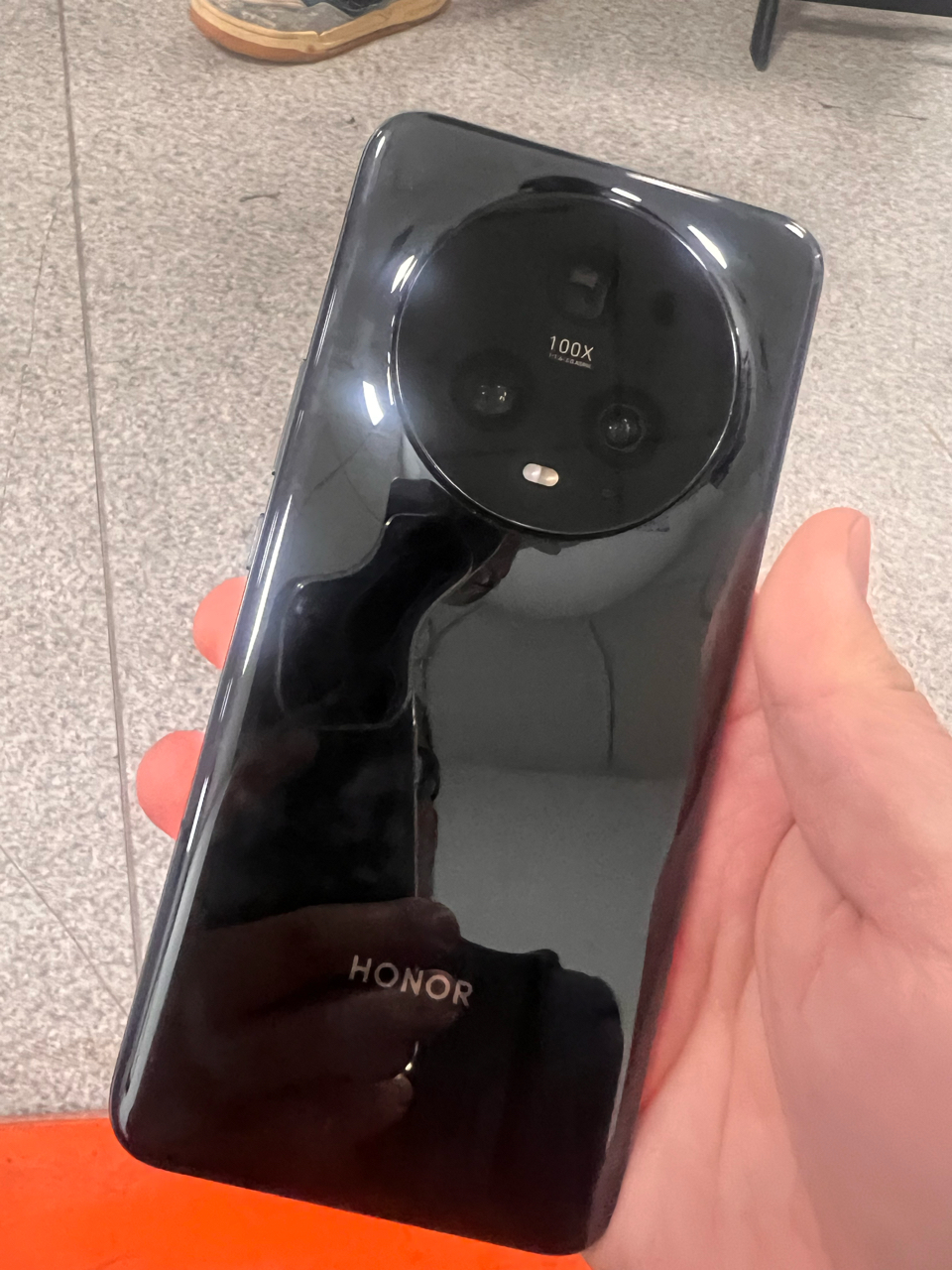 2200出一台荣耀magic5pro 16+512黑全套 178