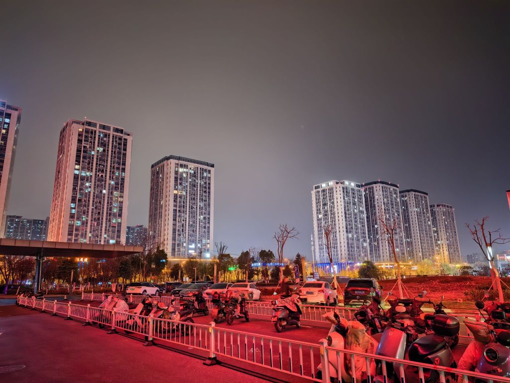 华为mate 70 自然拍照和夜景对比，感觉夜景颜色更深。 NGA玩家社区