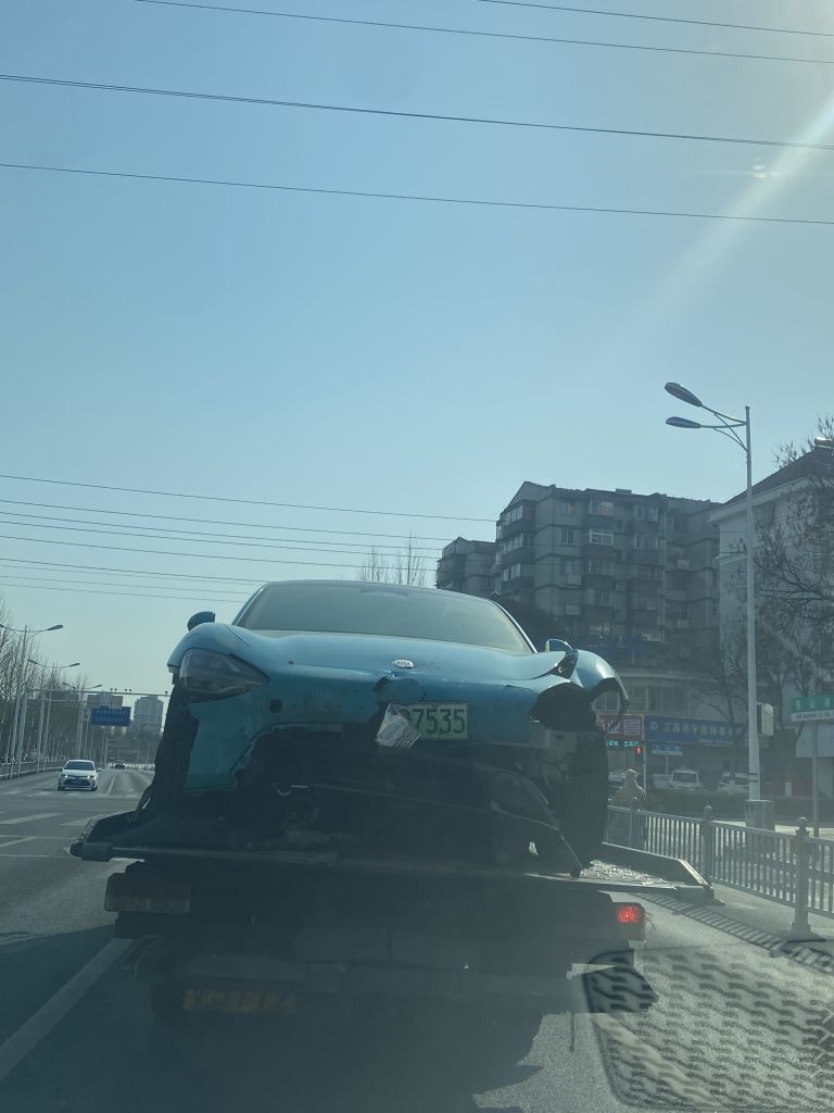 战损版su7一辆。 NGA玩家社区