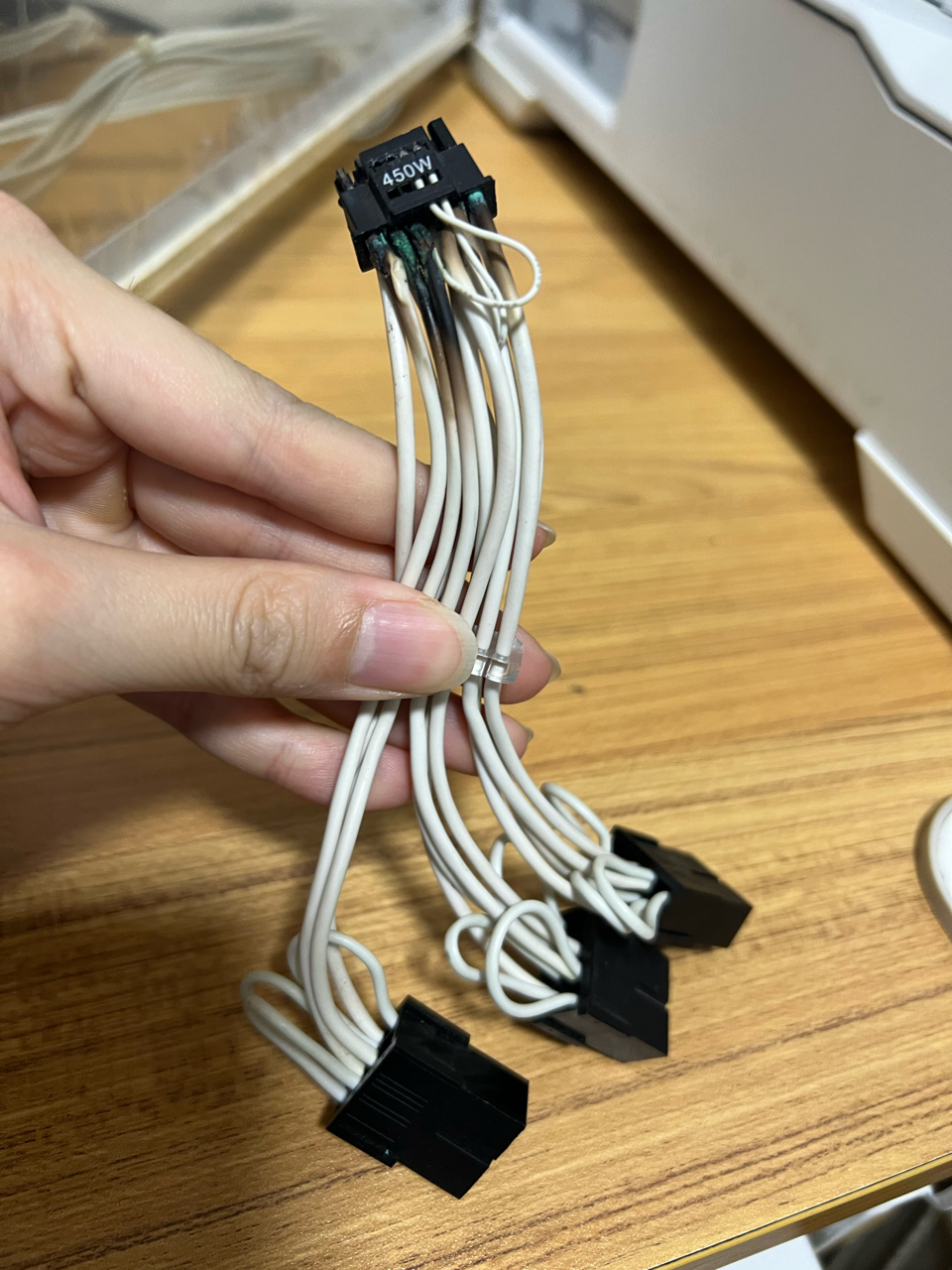 4080电源接口烧焦了 NGA玩家社区