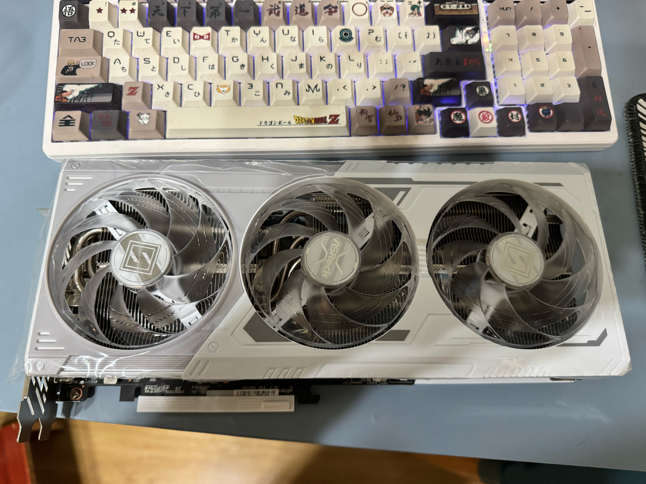 兄弟们，有人有这张华擎的9070xt吗？可以说说频率和温度方面怎么样吗 178