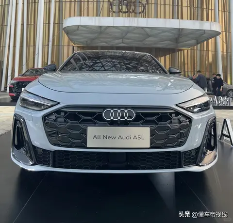 与A4L同堂销售/将亮相上海车展，一汽奥迪全新A5L飞箭灰实车 NGA玩家社区