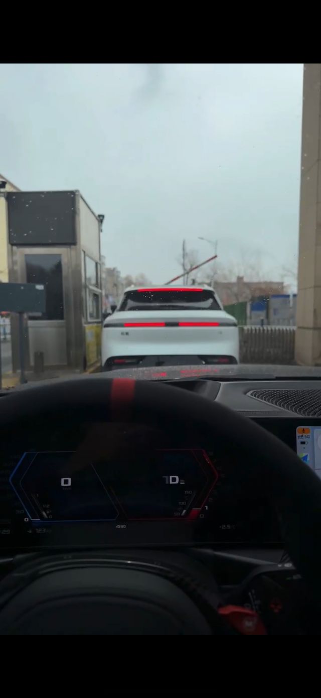 [车版专栏-提车作业]两台车前后脚提车 M4+极氪7X NGA玩家社区