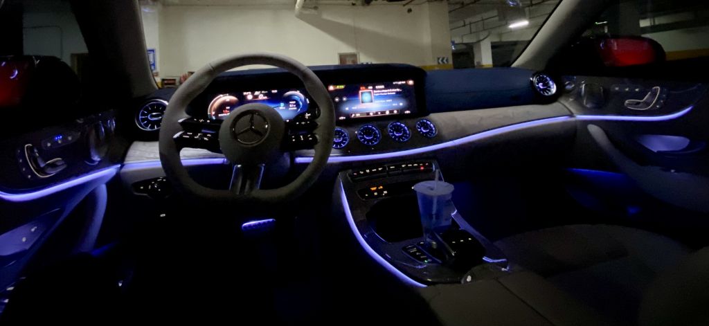 56e中 宝马才开始使用双联屏 奥迪明年国产才上，但是奔驰e 17年就使用了，这算不算领先 ，主要是最近在看车 发现买个二手e也不错 NGA玩家社区