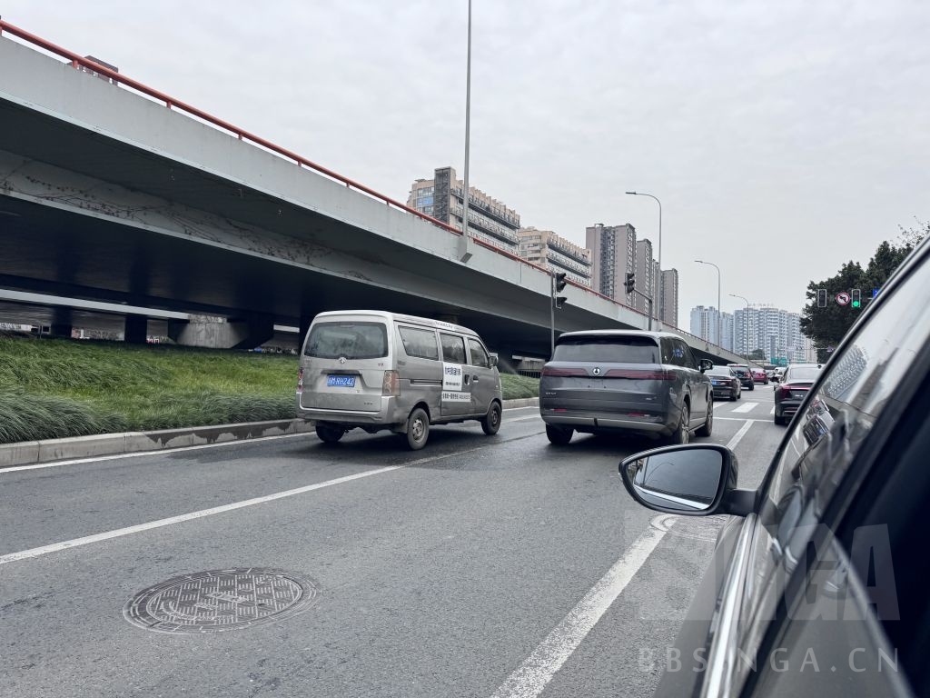 成都三环成龙立交这边刚刚过了一个腾势N9！ NGA玩家社区