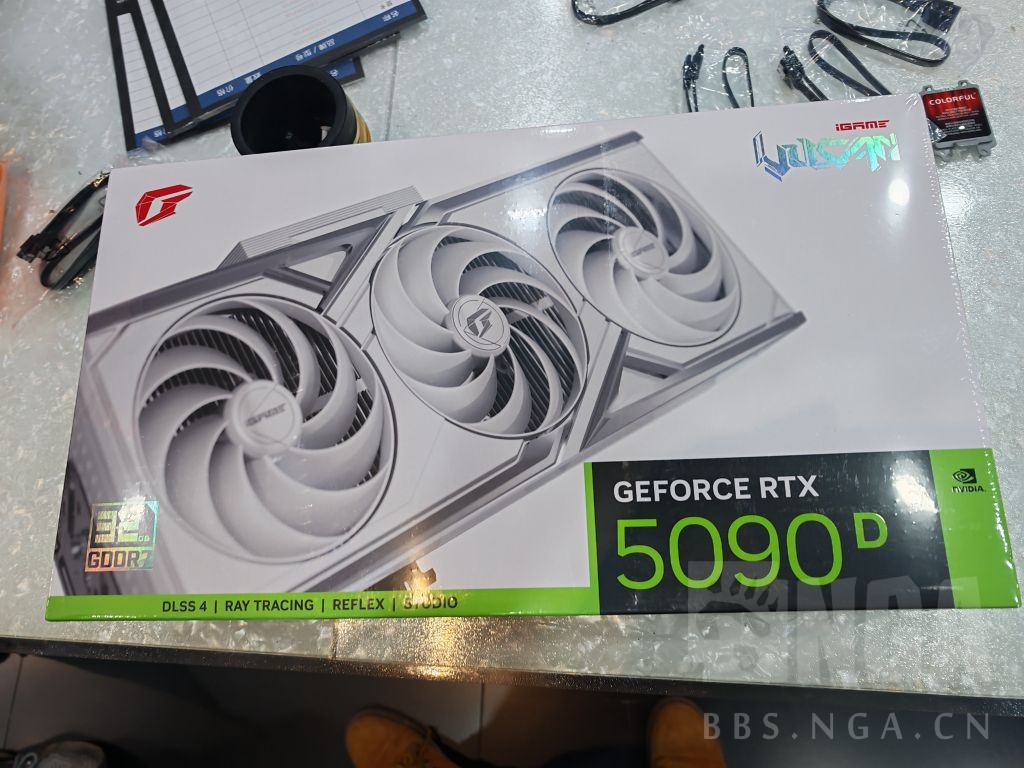 5090d白火神居然是四风扇 NGA玩家社区