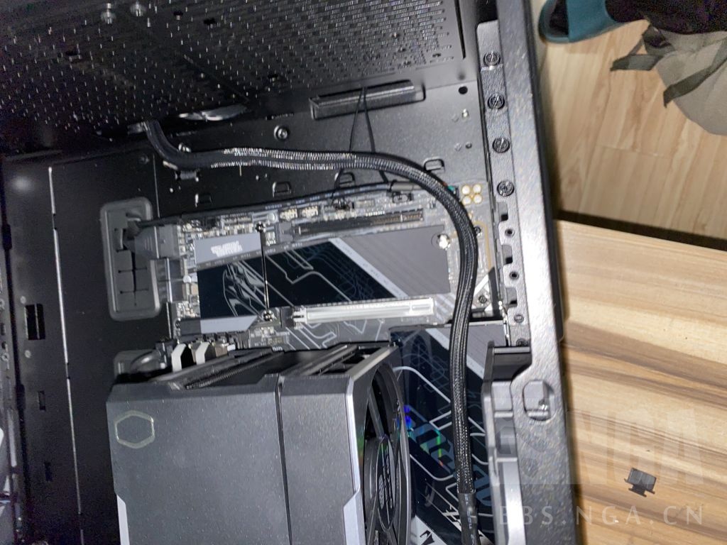 [硬件求助] 216机箱5090超级雕装不上救命啊 NGA玩家社区
