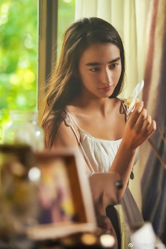 唐探1900里这印第安小妞谁啊？？好像哪里看到过。 NGA玩家社区