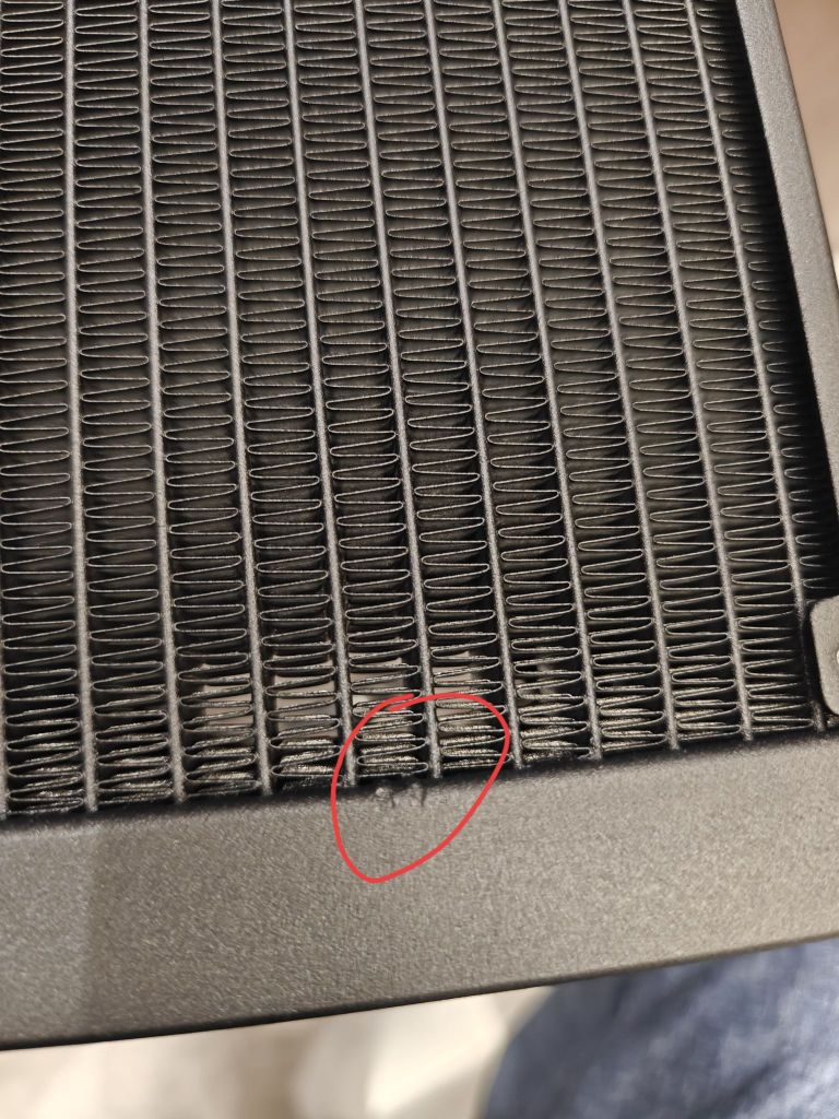 dy入的钛坦a090，冷排位置有点磕碰，老哥们帮忙看看 NGA玩家社区