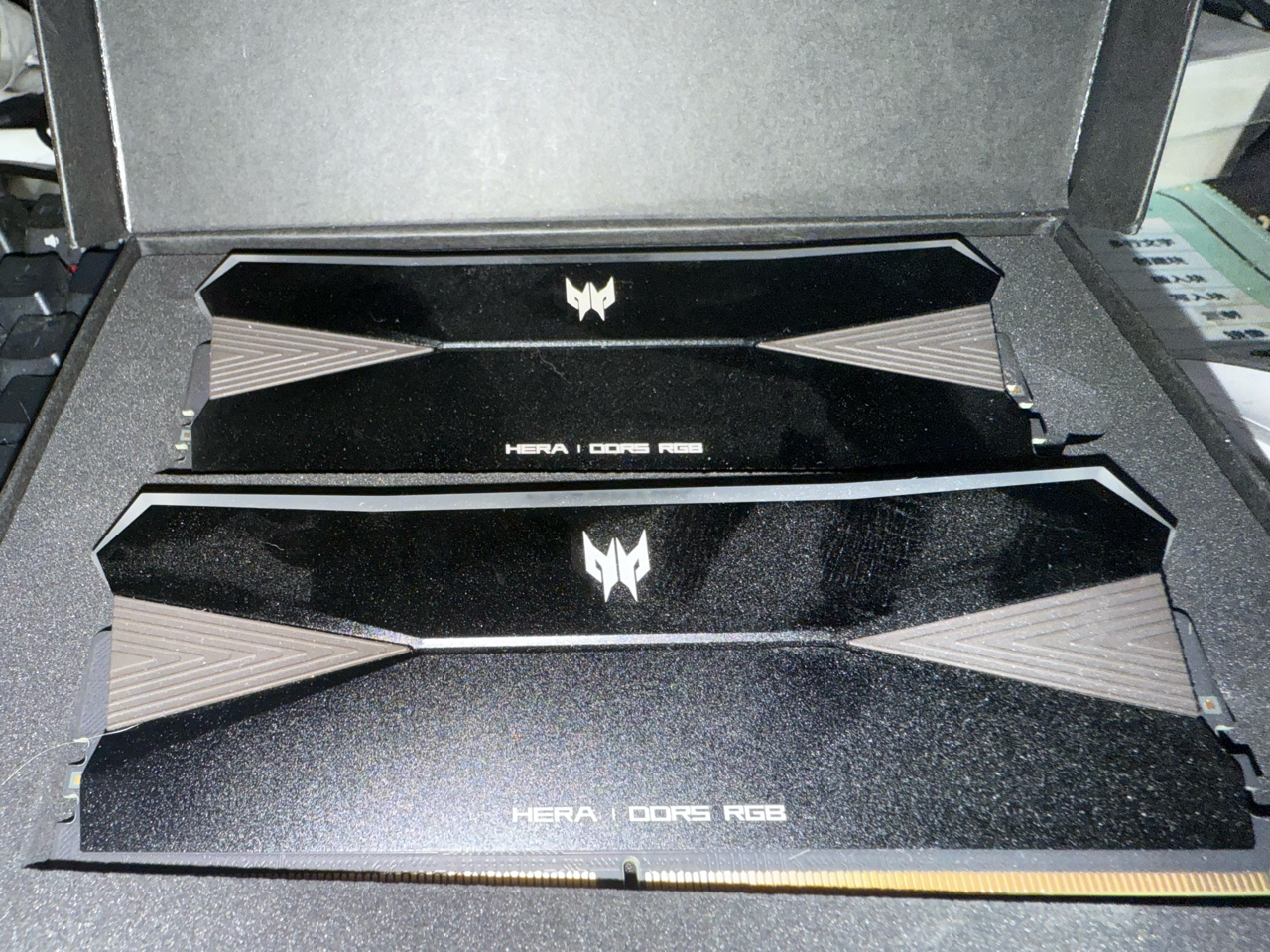 出一对宏基掠夺者DDR5 8000MHz内存条，32G NGA玩家社区