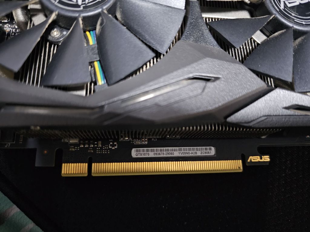 出华硕猛禽1070 NGA玩家社区