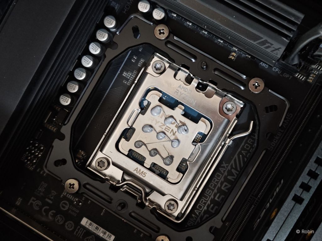 无意中刷到了一个cpu涂硅脂的视频... 178