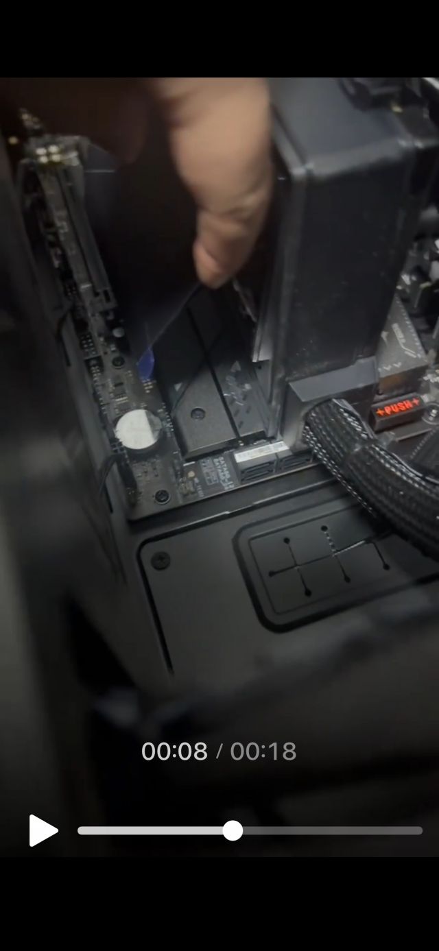 新买的技嘉5090D水雕，帮看看这是咋了，怎么掉裂了QAQ NGA玩家社区