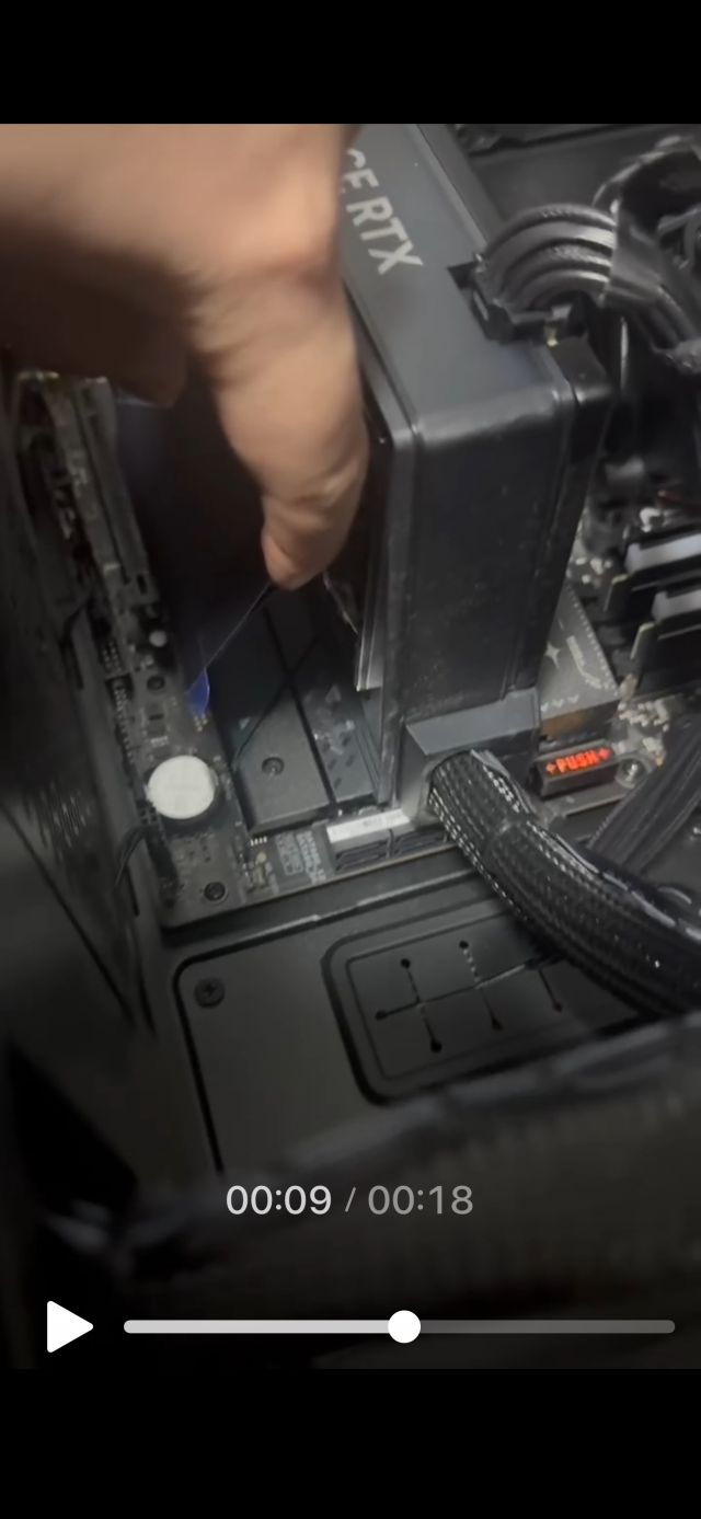 新买的技嘉5090D水雕，帮看看这是咋了，怎么掉裂了QAQ NGA玩家社区