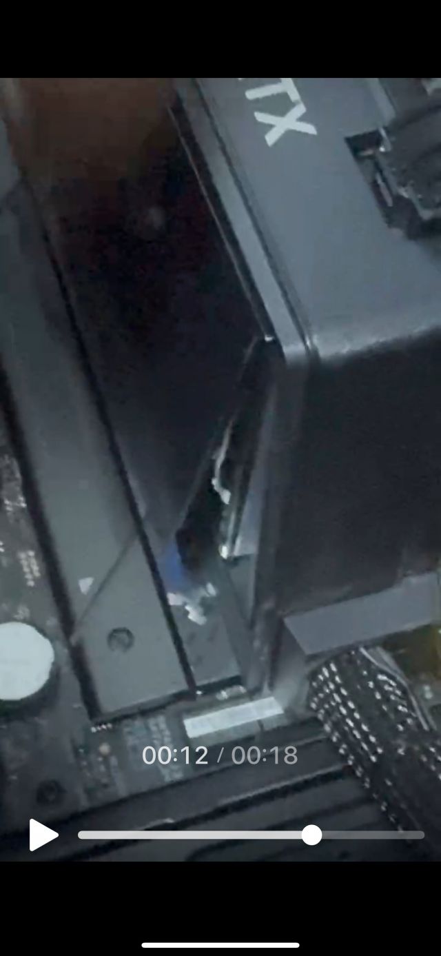 新买的技嘉5090D水雕，帮看看这是咋了，怎么掉裂了QAQ NGA玩家社区