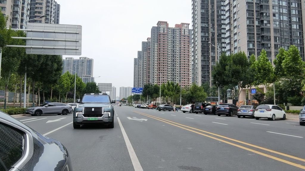 等红灯看到后面一辆仰望u8 NGA玩家社区