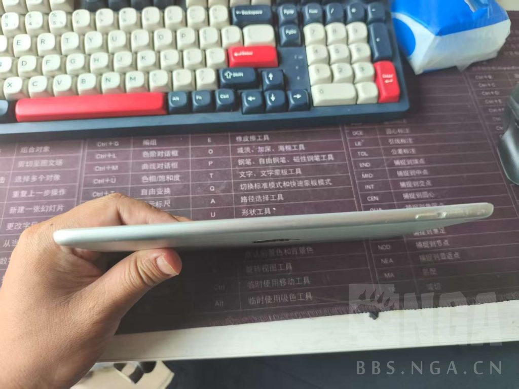 出一个mini5 银色 64G带一支一代笔再加一个刃7000P，5800cpu NGA玩家社区