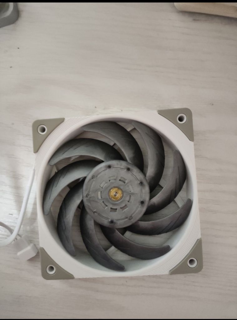 今天这个点攀威P12E还有货，要买的赶紧去 NGA玩家社区