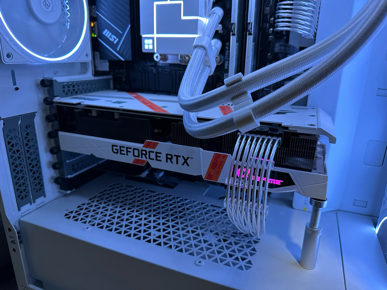 预出一块七彩虹白色3070Ti Ultra W OC 178