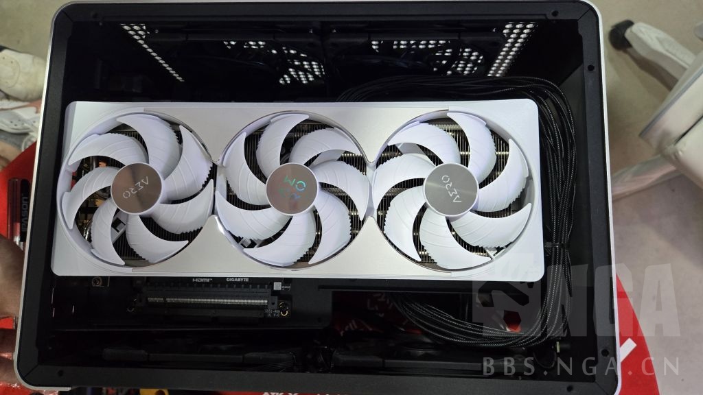 [硬件求助] 背靠背的A4 itx机箱要不要拔下显卡单独存放？显卡是技嘉5080雪鹰SFF NGA玩家社区