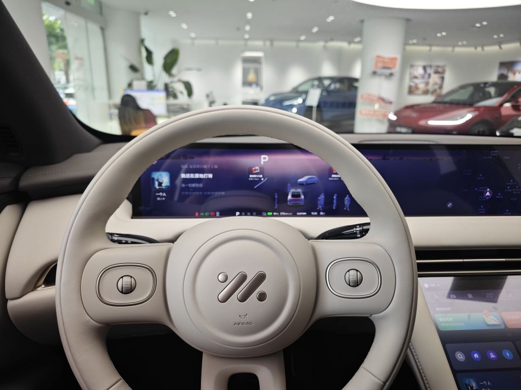 搞不懂智己，同样的大连屏，ls7就能用圆方向盘，l6和ls6不用 NGA玩家社区