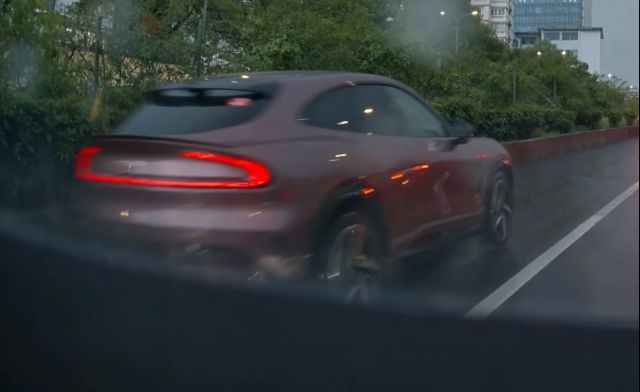 su7pro提车一个月的怨种车主下班偶遇yu7，太美了这个紫色 178