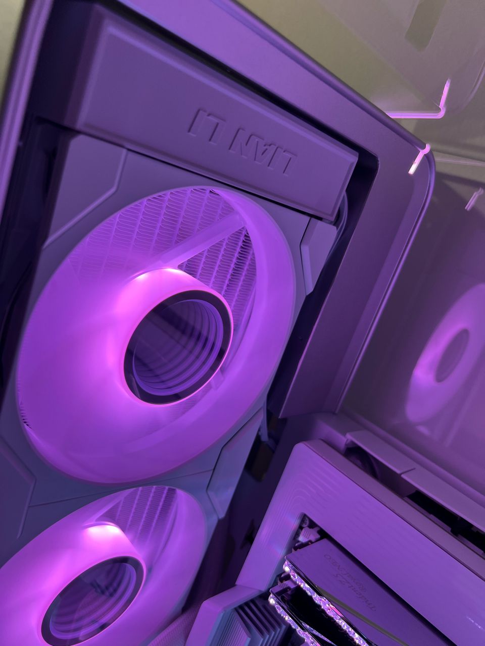 忙活一下午+晚上完工，给老婆组的983+5070ti纯白纯游戏机 NGA玩家社区