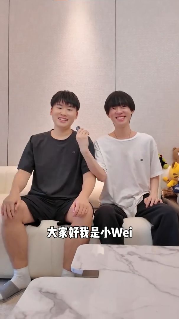 [场外杂谈]Ming更新了采访小wei的视频，小wei笑嘻了 178