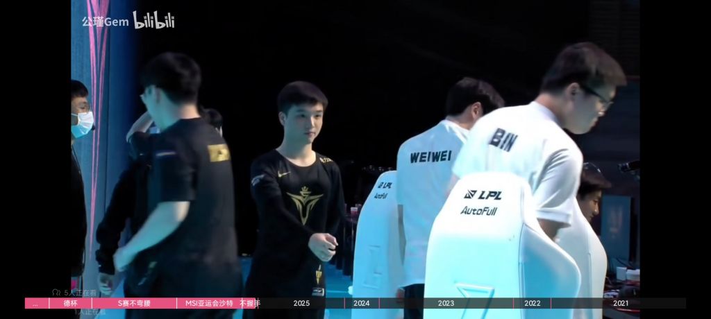 [本赛区赛事]居然有人做了bin哥碰拳全记录。 178