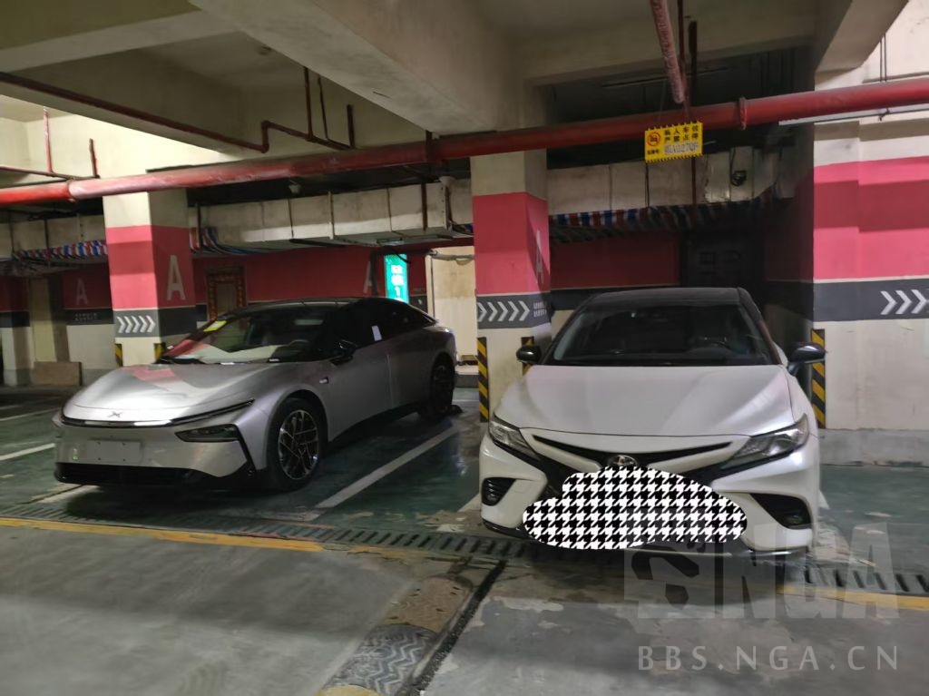 这种两边靠墙的车位好停吗 NGA玩家社区