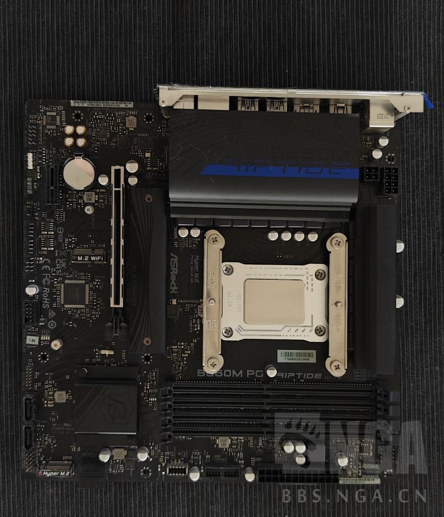 [电脑外设] 华擎660MPG可超频箱说全;显示器支架;小米35w充电头;智能排插墙插;空调插座山寨智能手表 178