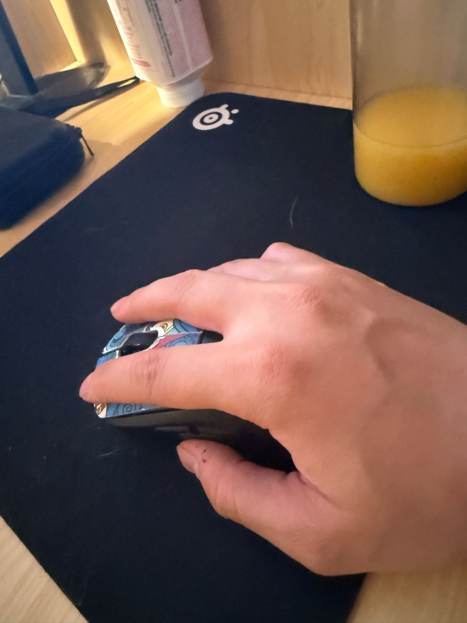 雷柏vt3怎么样，gpw一代想换，趴握主玩fps 178