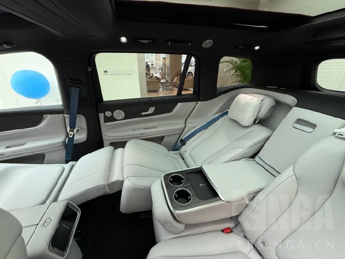 为什么现在好多大型suv只有6座，不出五座？ NGA玩家社区