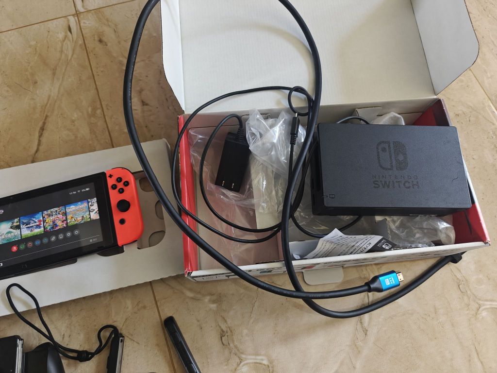 (已丢给贩子)Switch日版续航版未破配件箱都在 1100 NGA玩家社区