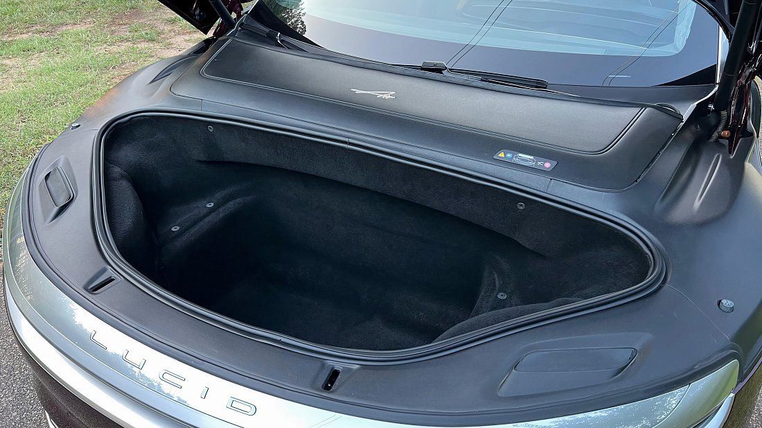 就说为什么今早解禁的一堆评测都没有小鹏新p7的前备箱介绍 NGA玩家社区