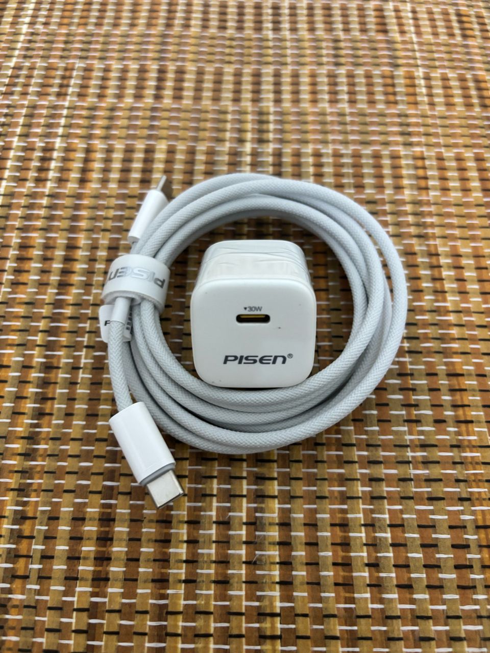 出一个30w的氮化镓充电器加两米线 NGA玩家社区