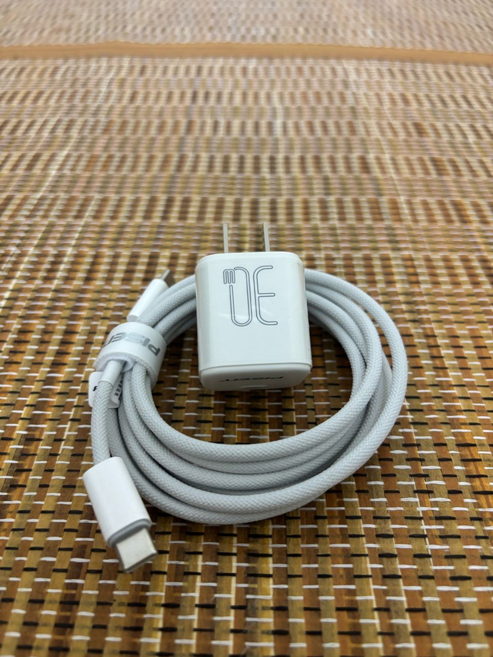 出一个30w的氮化镓充电器加两米线 NGA玩家社区