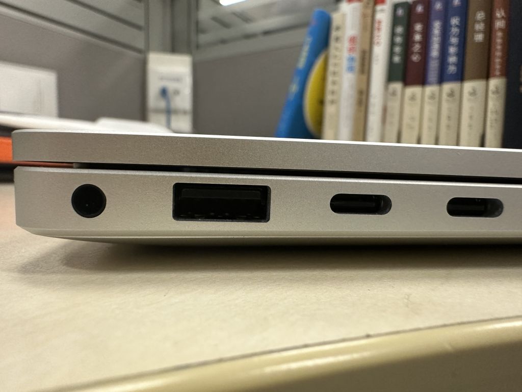 新买的笔记本问下这种屏幕缝隙正不正常 NGA玩家社区