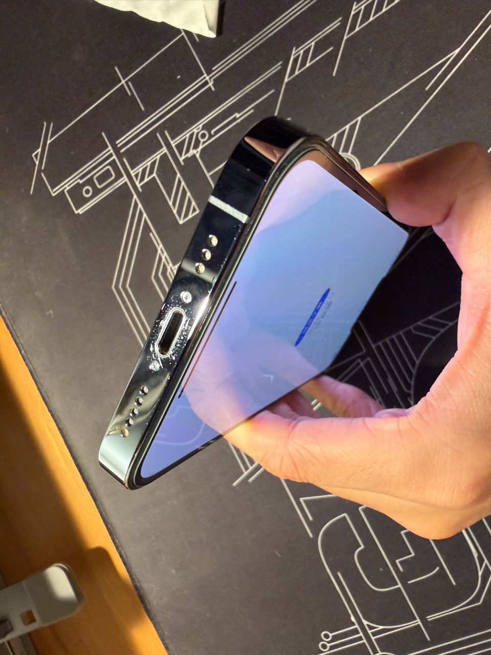 出一台iPhone 13pro 256蓝色，换过电池，2800 NGA玩家社区