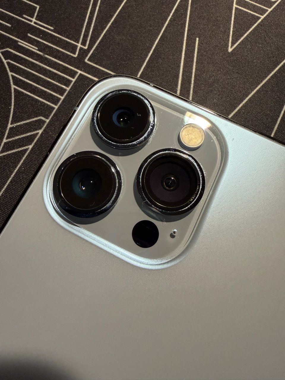 出一台iPhone 13pro 256蓝色，换过电池，2800 NGA玩家社区