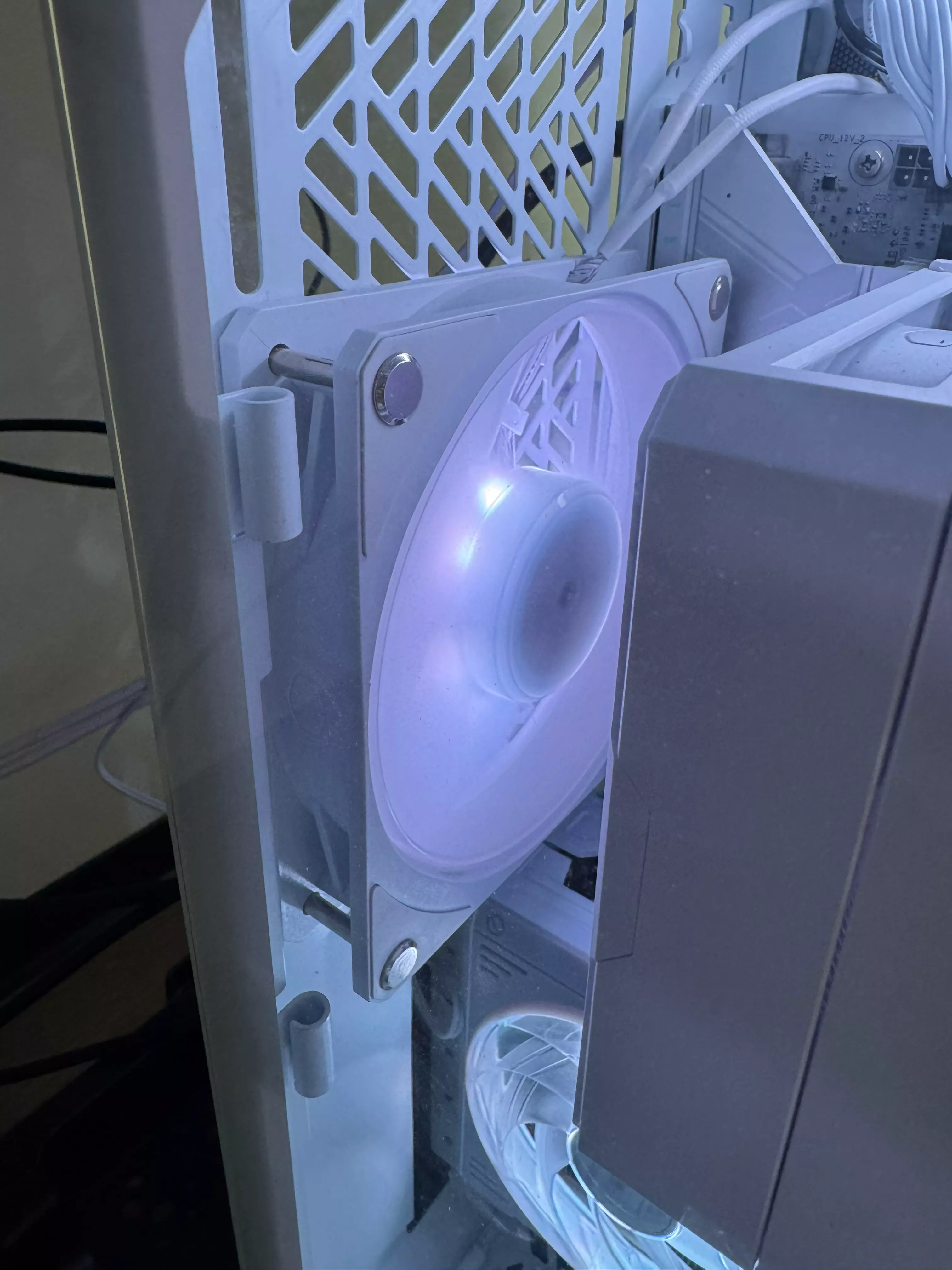 莫比乌斯 120 VX ARGB简单开个箱 NGA玩家社区